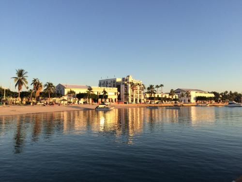 The Mantarraya Outpost - La Paz