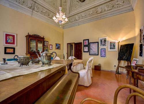 Residenza Storica Palazzo Ricciarelli - Volterra