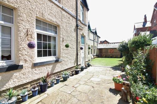 The Coach House Apartment - Lytham St Annes