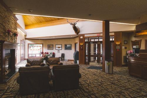 Elkhorn Resort, Spa, and Conference Centre - Wasagaming, Canada ...