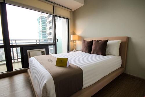 4 Best Hotels With Infinity Pool In Makati, Philippines | Trip101