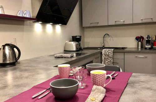 Appartement Versailles Quartier Notre Dame Au Pied Du Chateau Avec Parking - Versailles