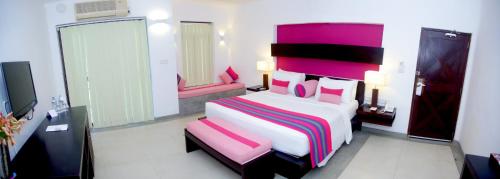 Ranna 212 Beach Resort, Tangalle Room Rates, book online | Halal Trip