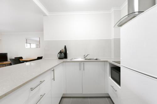 Mt Ommaney Hotel Apartments - Brisbane