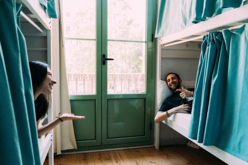 Black Swan Hostel Barcelona - La Barceloneta