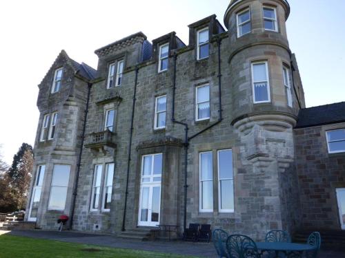 The Pipers No 7 Lomond Castle - Loch Lomond