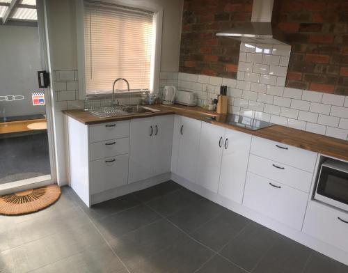 3ree- Spacious & Charming Apartment - Devonport