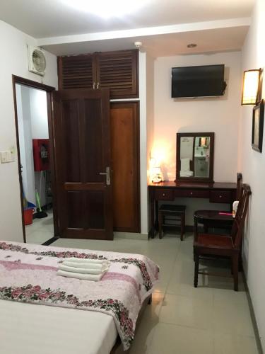 Hotel Ng-C Lan, Ho Chi Minh City from $13 - Book Now