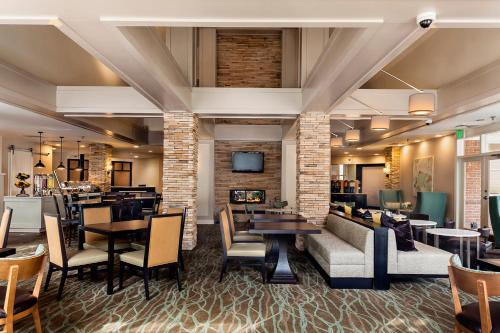 Poplar Inn and Suites in Memphis | 2025 Updated prices, deals - Klook ...