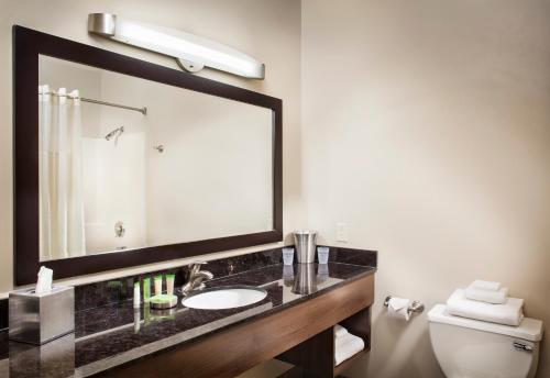 8 Hotels With Smoking Rooms In Las Vegas, Nevada | Trip101