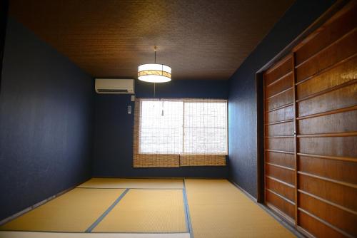 Nishioji Kado 西大路 角 わんちゃんと泊まれるお宿 - Kyoto