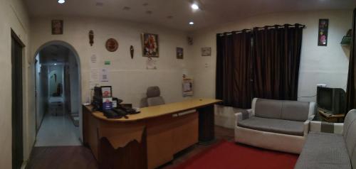 Godavari Lodge - Solapur