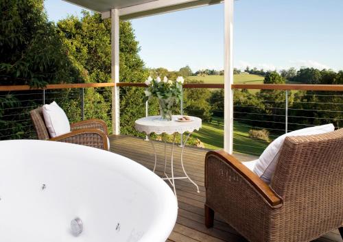 The Spotted Chook And Amelie's Petite Maison - Montville