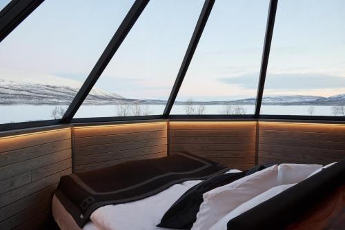 Arctic Land Adventure Glass Igloos - Lapland