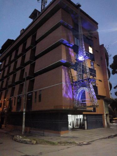 Hotel Residencias Noches De Paris - Cali
