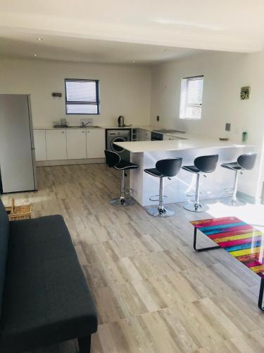 Modern Secure Beach House In Mykonos - Langebaan