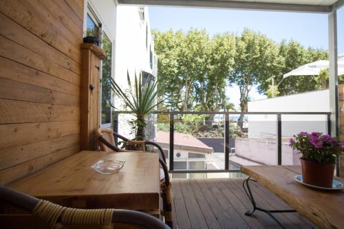 Modern & Recycled Guest House - Machico