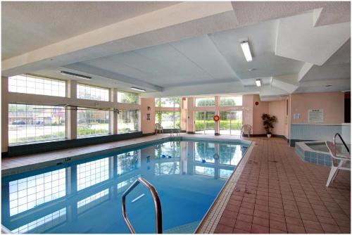 11 Best Hotels in Niagara Falls (ON), Canada