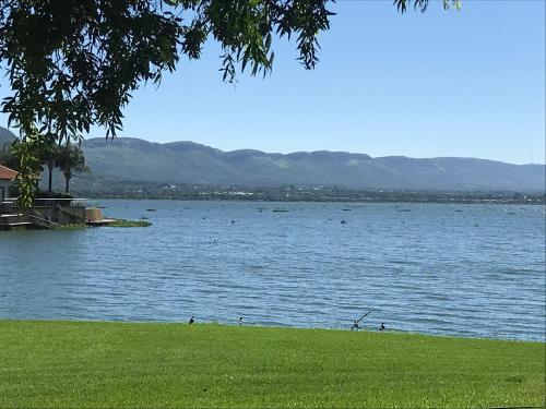 Best Of Both In Pecanwood Estate - Hartbeespoort
