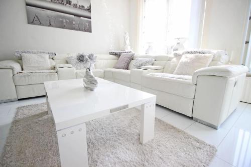 White Luxury Penthouse In City Centre - Amsterdam