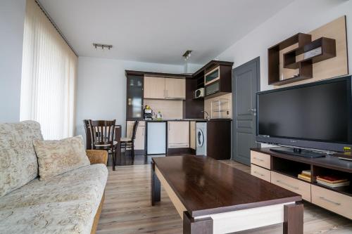 Cozy One-bedroom Apartment In Night Breeze - Burgas