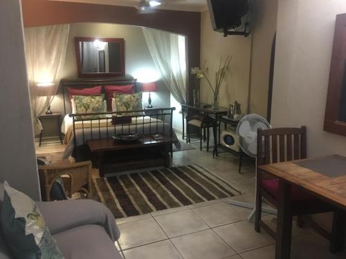 Royal Pelican Garded Apartments - Richards Bay