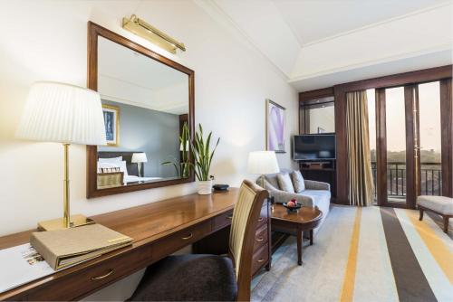 Chatrium Hotel Royal Lake Yangon - Yangon, Myanmar - Updated 2026 ...