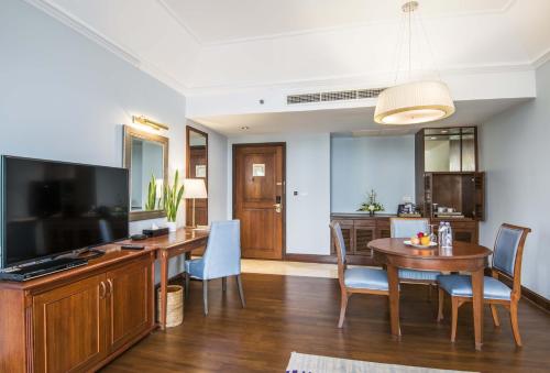 Chatrium Hotel Royal Lake Yangon - Yangon, Myanmar - Updated 2026 ...