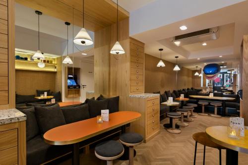 Oh La La ! Hotel Bar Paris Bastille - Marcas