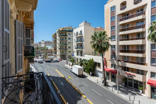 2 Pieces Proche Promenade Et Tram - Nice