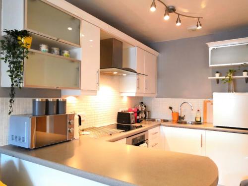 Bard's Nest, Crucible Apartment, Free Private Parking, 3 Mins Walk To Birthplace - Stratford-upon-Avon