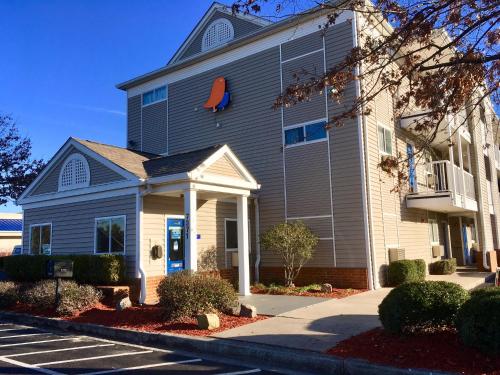 Intown Suites Extended Stay North Charleston Sc - Ashley Phosphate - North Charleston, SC