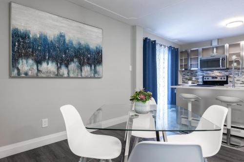 Entire 2 Bedroom Apartment Uptown Waterloo - E3 - Kitchener, ON, Canada
