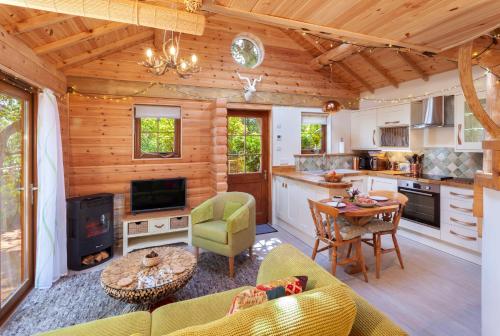 Porthole Log Cabin - Minehead