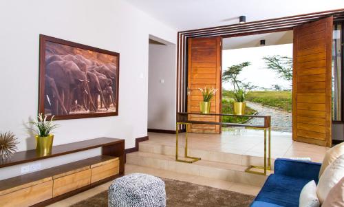 Elegantly designed, 4-bed villa in Champagne Ridge in Kajiado, Kenya ...