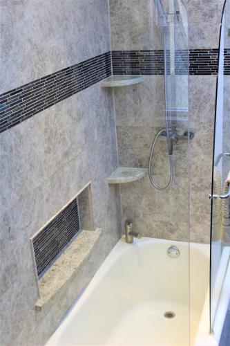 Master Bedroom-private Bath, Washington Dc - Washington, DC