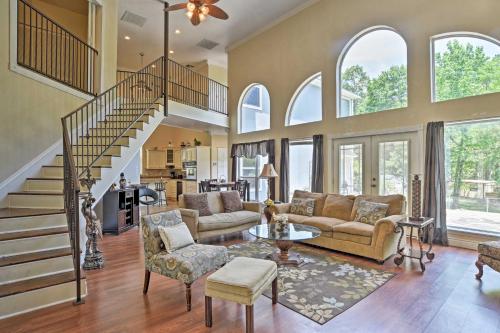 Cozy Lakefront Benton Home ~ 20 Mi To Shreveport! - Louisiana Downs