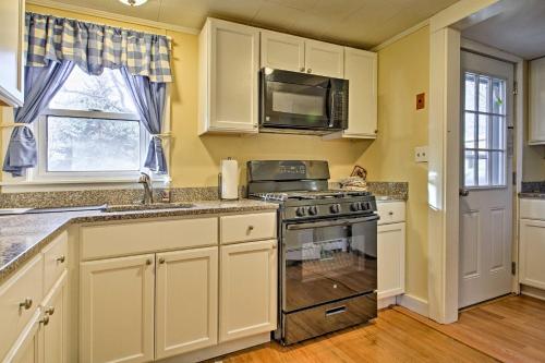 Steps To Cape Cod Canal: Pet-friendly Home - Massachusetts