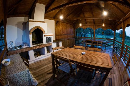 Casa Strabunicului - Cacica