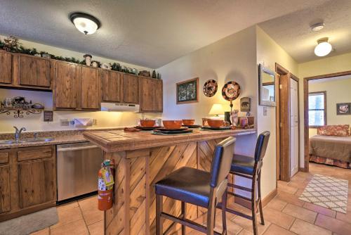 Cozy Angel Fire Condo < Half Mi To Resort! - Cimarron Canyon State Park, Eagle Nest