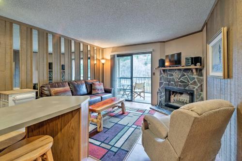 From $54pp - Cozy Ruidoso Condo-by Grindstone Lake and Skiing, NM