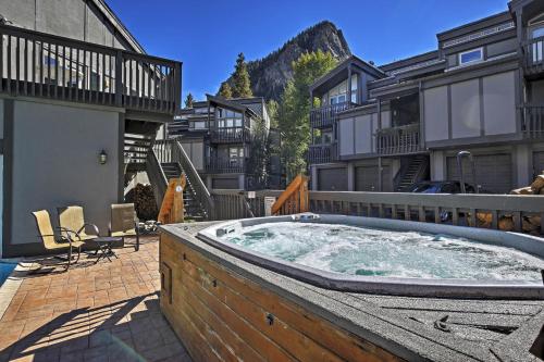 Creekside Frisco Condo W/ Views & Pool Access! - Frisco, CO