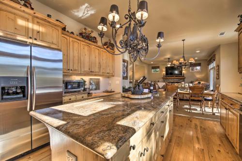 ‘Sugar Bear Lodge’ W/ Game Room - 5 Mi To Village! - San Bernardino, CA