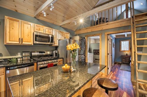 Newly Built Cabin W/ Hot Tub - 16 Mi To Stowe Mtn! - Elmore State Park, Elmore