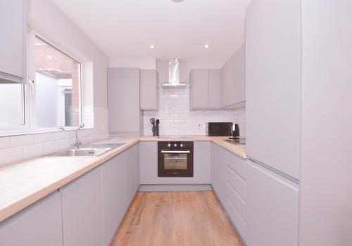 Modern Queens Quarter Townhouse 2 - Belfast