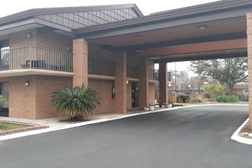 Super Value Inn - CLOSED, 1828 West Hill Avenue, ,, Valdosta, GA - MapQuest