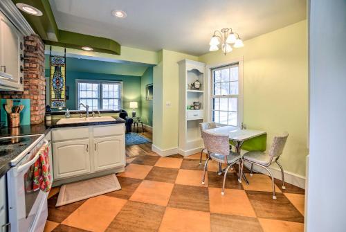 Modern Home W/ Backyard, 1 Mi To Dtwn Sturgeon Bay - ドア, WI