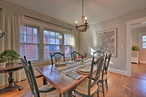 Vintage Chic Cottage < 1 Mile To Unc Greensboro! - Greensboro, NC