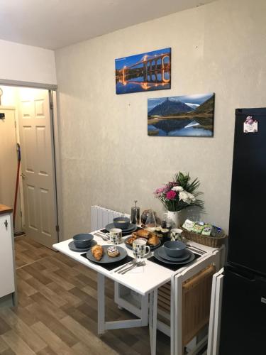 Apartment/flat 3 - Menai Bridge