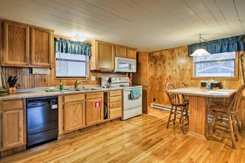 Rustic Stockton Lake Cabin Half-mile To Lake! - Stockton Lake, MO